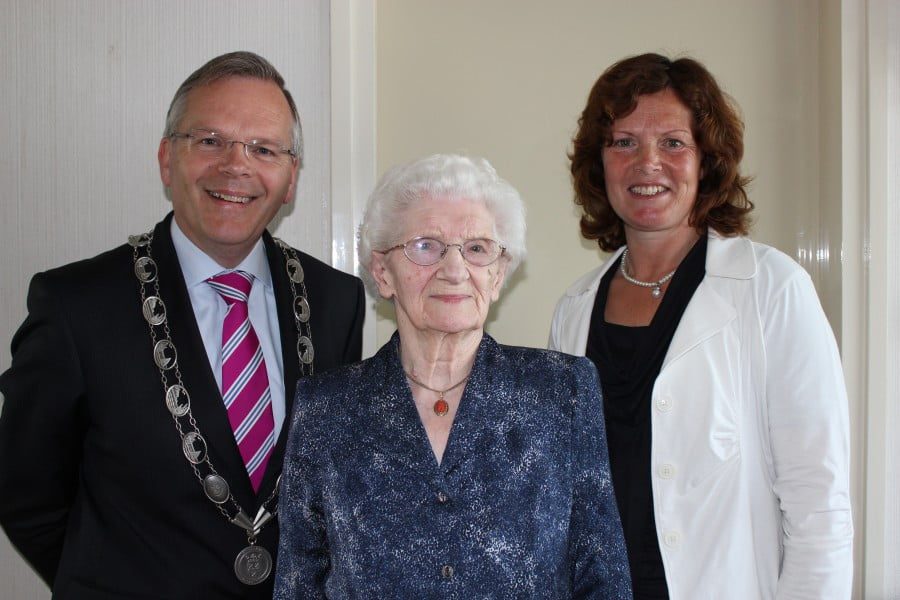 Mevrouw Van den Boogert uit Numansdorp 101 jaar - Hoeksche Waard Nieuws