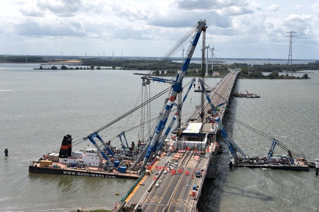 Haringvlietbrug heeft gloednieuwe klep - Hoeksche Waard Nieuws