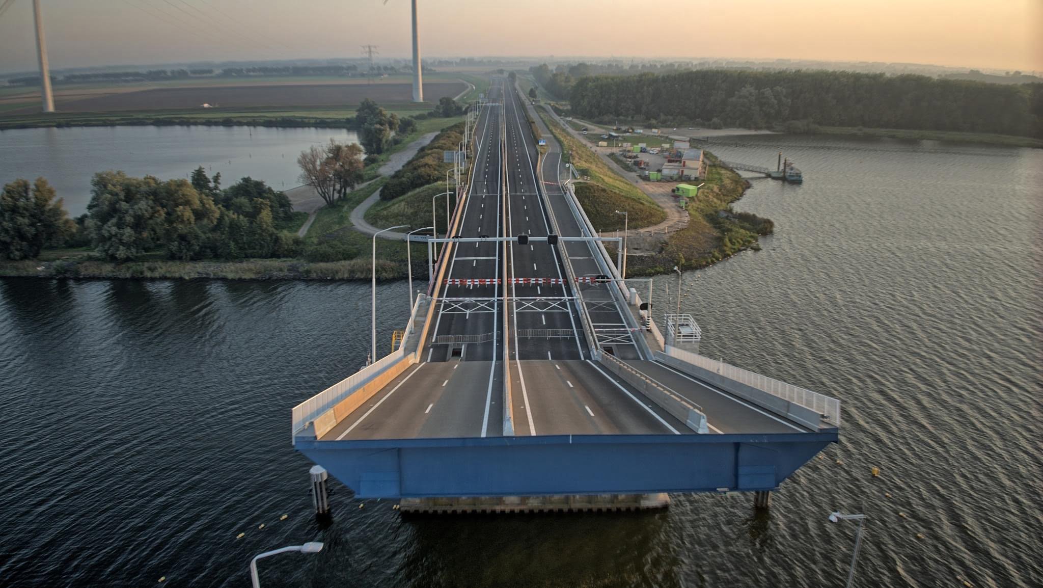 A29: geplande reserve nachtafsluitingen Haringvlietbrug op 20, 26 en 27 ...