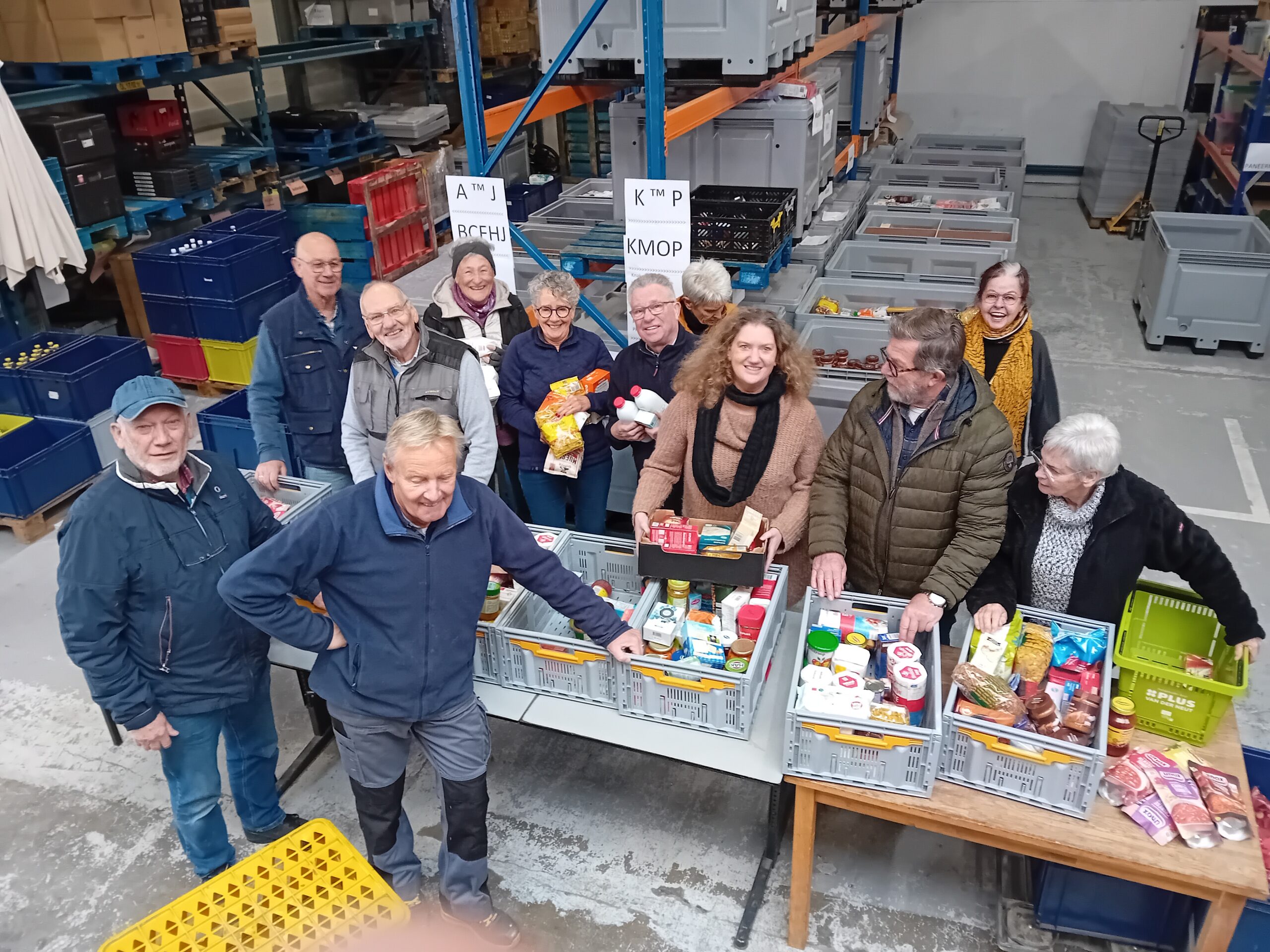 Voedselbank Hoeksche Waard ontvangt 697 kratten met houdbare producten ...