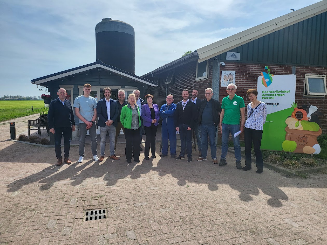 Willemien Koning-Hoeve bracht werkbezoek in de Hoeksche Waard ...