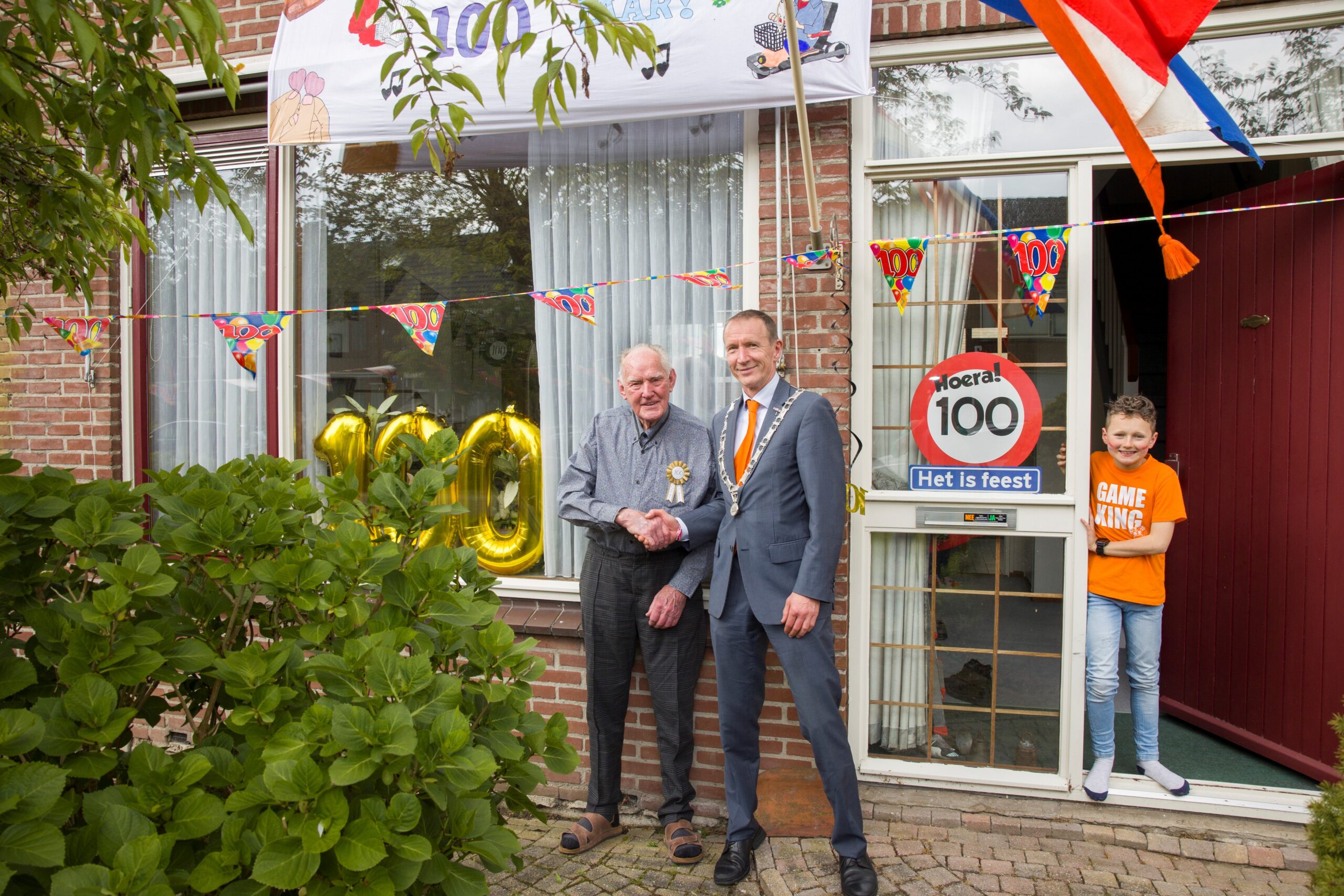 Korstiaan van der Bijl uit Puttershoek 100 jaar geworden - Hoeksche Waard Nieuws