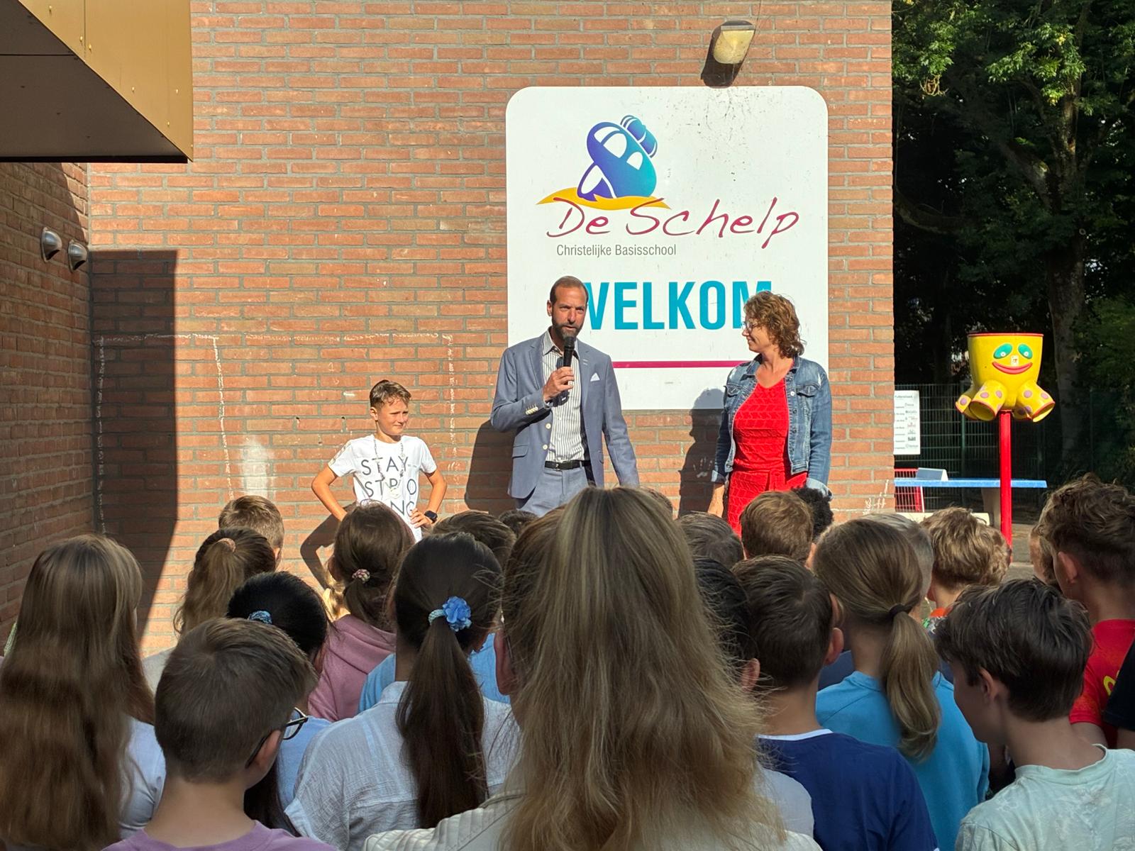 CBS De Schelp in Puttershoek ontvangt het label SCHOOL op SEEF en ...